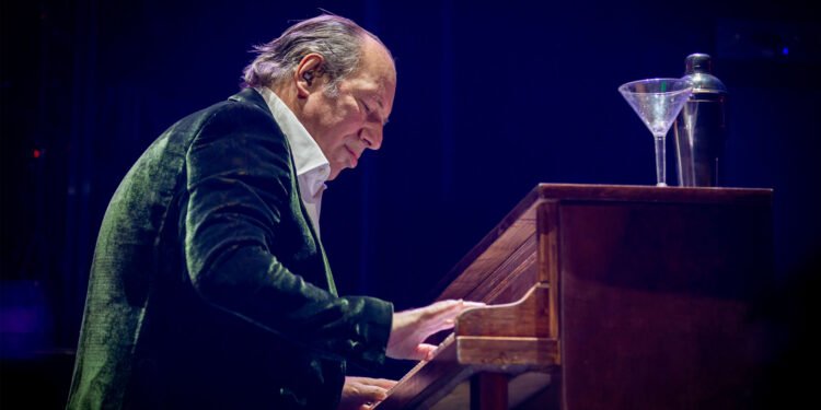 Hans Zimmer: The Maestro Behind Iconic Film Scores - Leader Biography